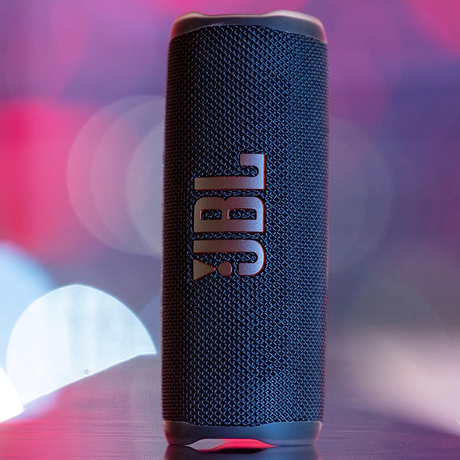 JBL Flip 6 Review: Bigger Sound, Longer Battery, Similar Design Flaws ...